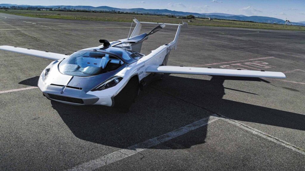 Auto volador del futuro "AirCar" hizo su primer vuelo exitoso