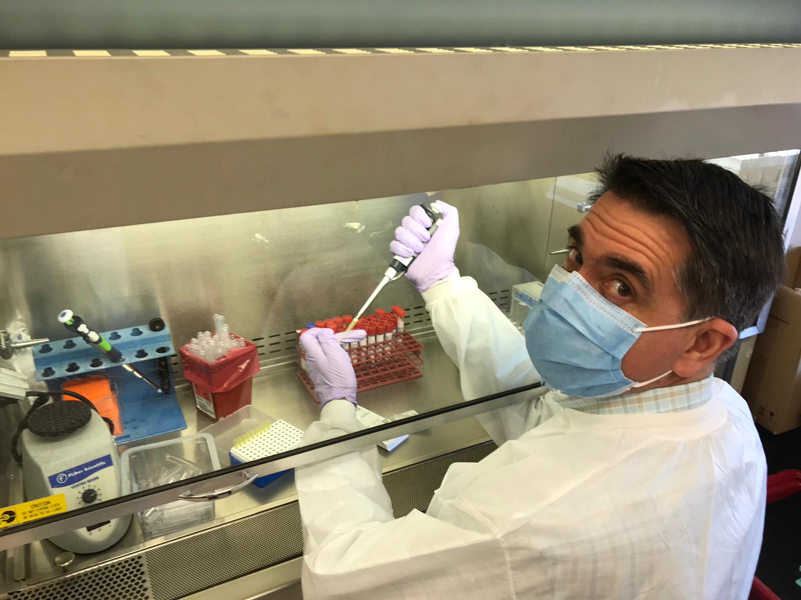 Virólogo venezolano en Nueva York lidera investigación sobre el covid-19