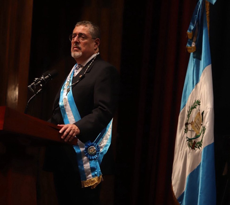 Bernardo Arévalo tomó posesión como presidente de Guatemala