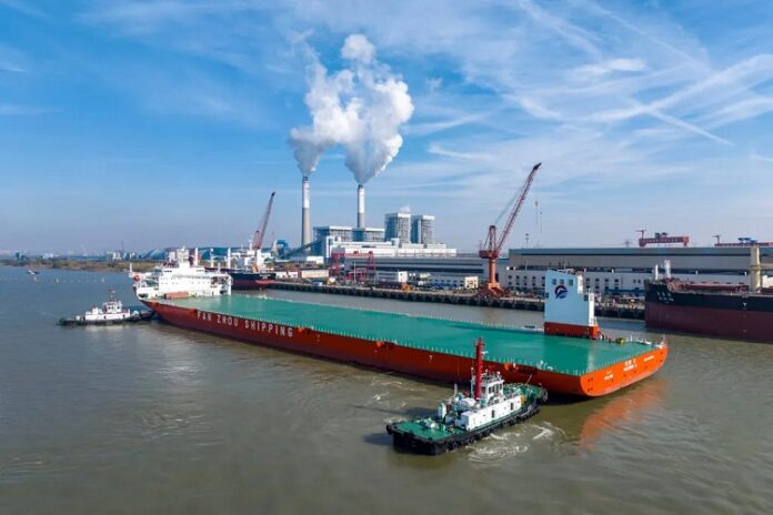 China crea el buque Fan Zhou 8 capaz de navegar entre témpanos de hielo